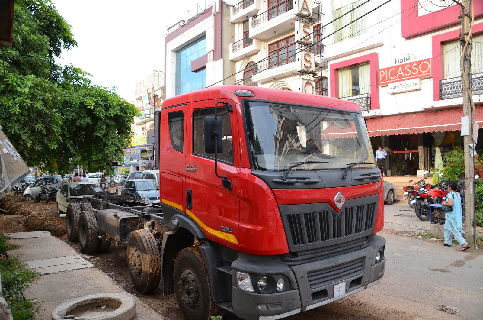 Mahindra Truck and Bus : Masters of the Market Load Operators Segment ...