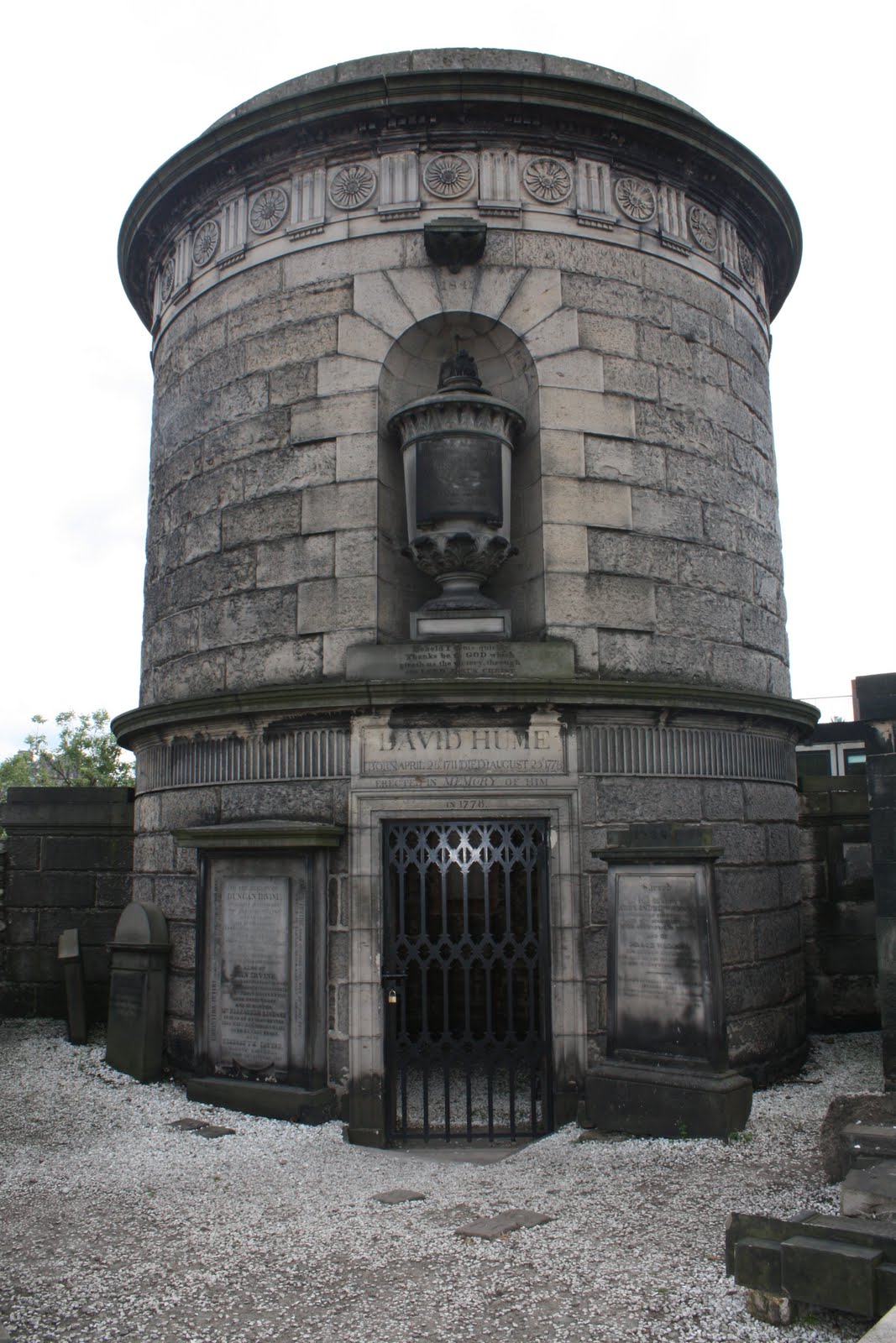 bensozia: David Hume's Tomb