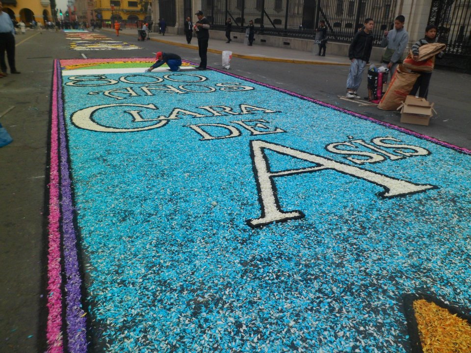 Jazmines del Naranjal en la fe: Como se realiza una alfombra de aserrin ...