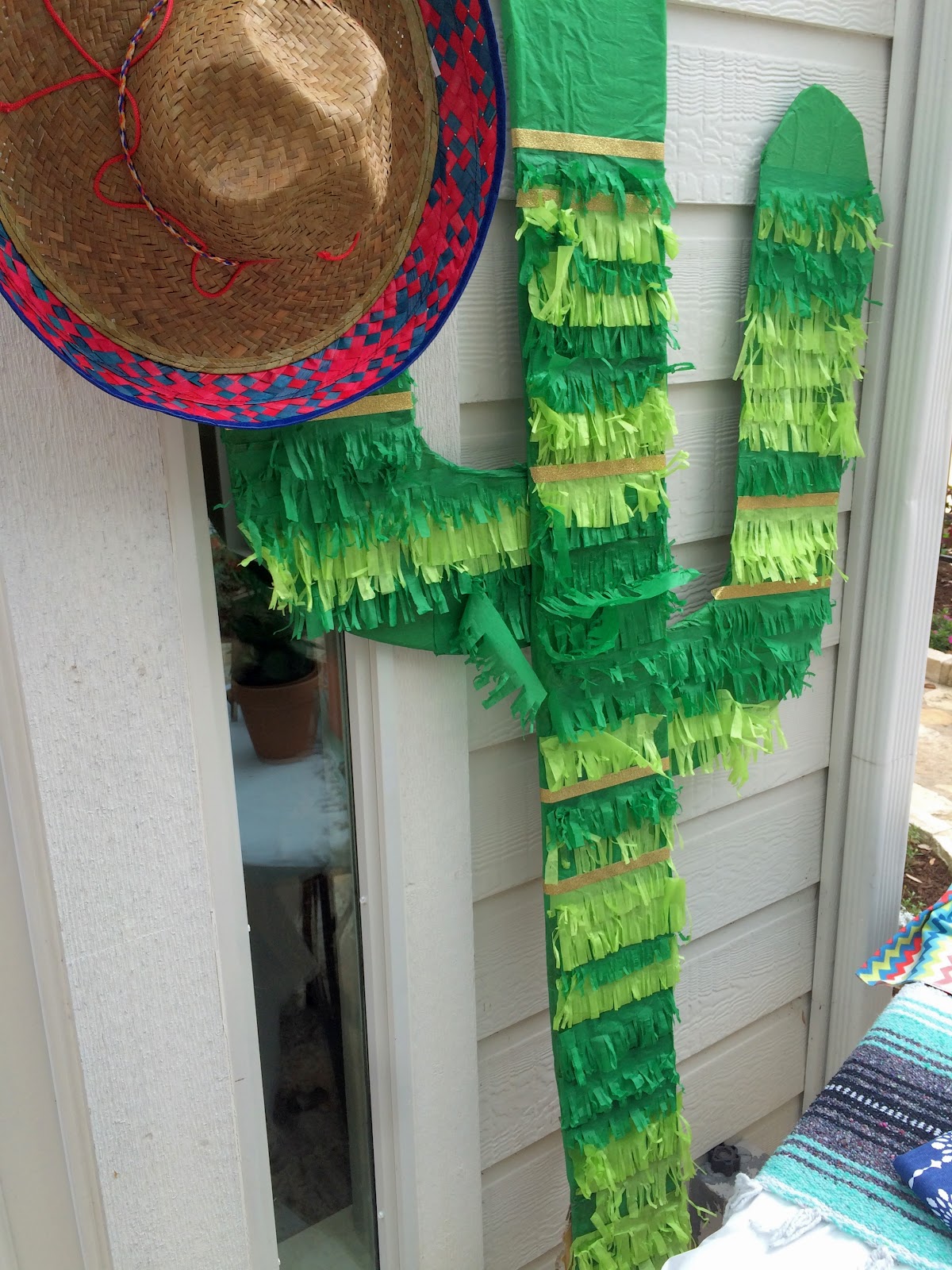 Rainbow Scrapbooks: Cinco de Mayo | Party DIY Ideas