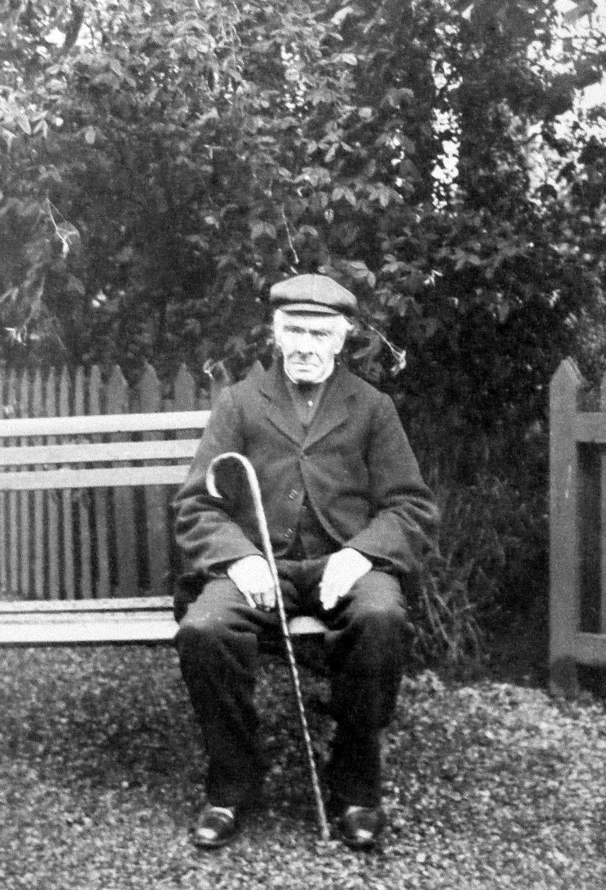 Tour Scotland: Old Photograph Elderly Scotsman Sitting In Public Park ...