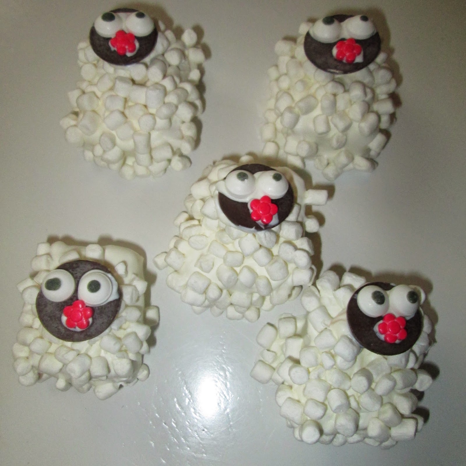 roommom27: Sheep Rice Crispy Treats
