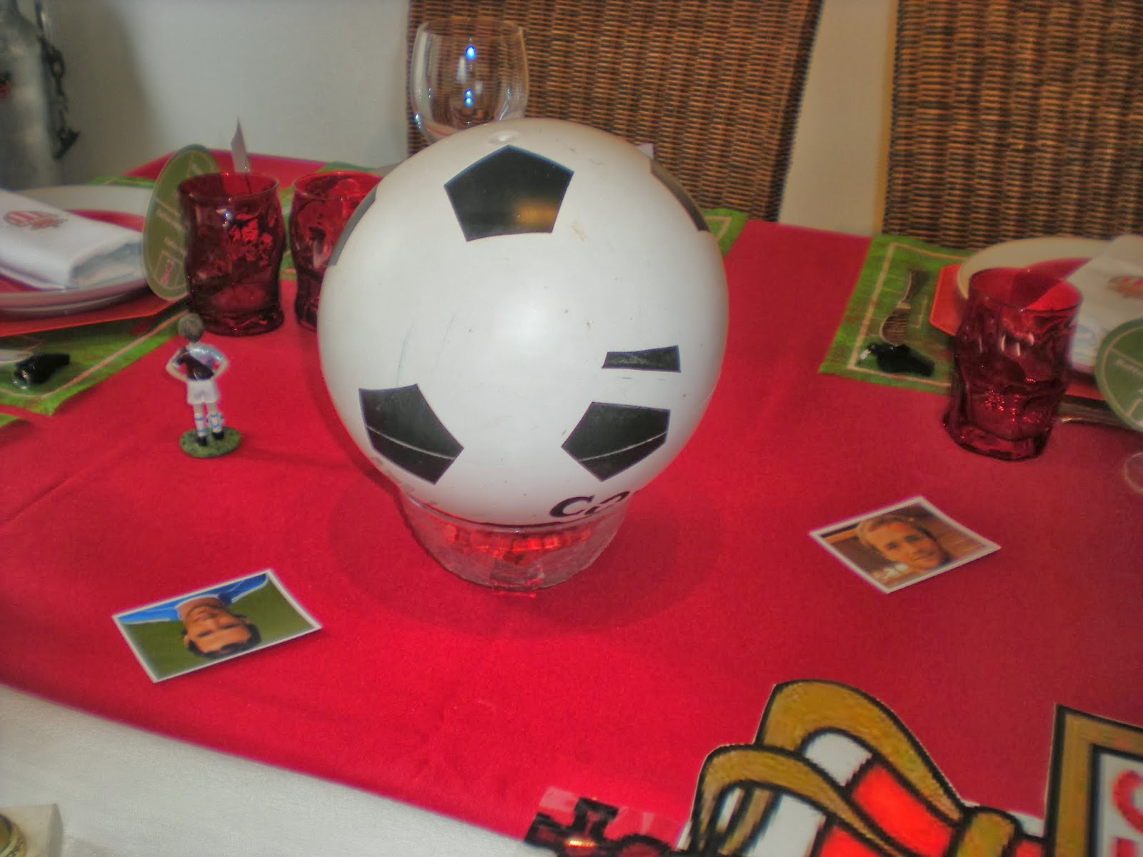 Déco de table à thèmes: Déco "100 % fan de foot"
