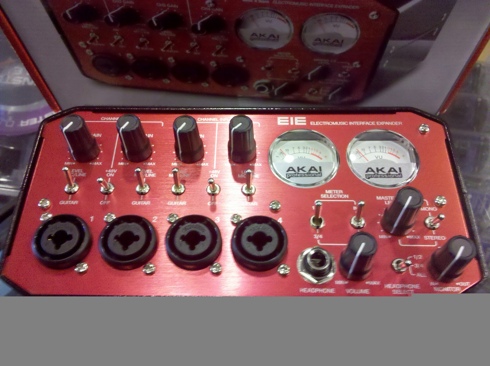 Astro AVL DJ Blog: New from NAMM 2012, Akai EIE audio interface