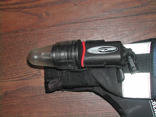 Kingfisher yaking: PFD Safety knife and Strobe light