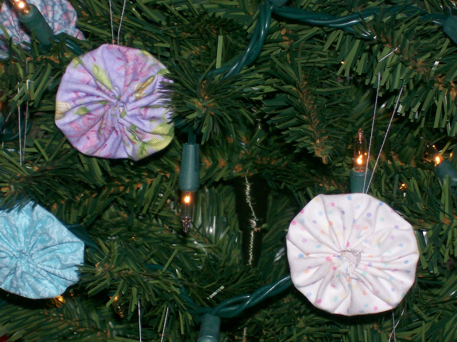 Kati's Corner: Christmas Yo-yo Decor