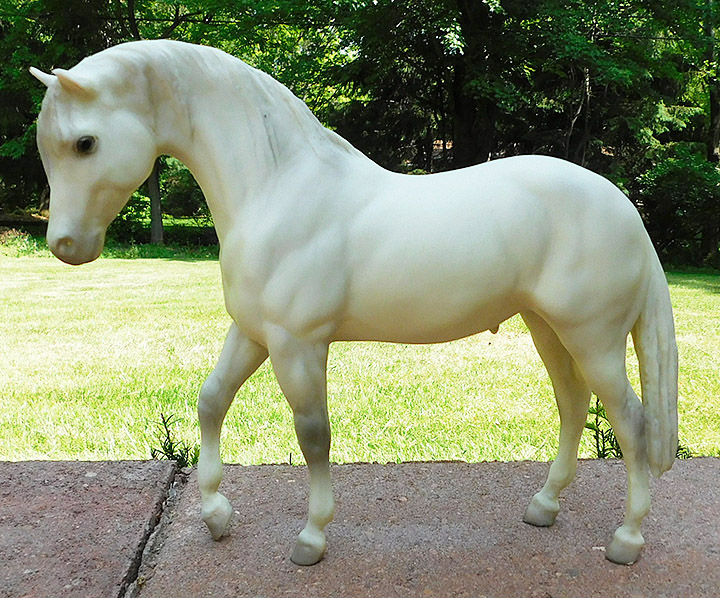 Breyer History Diva: Alabaster Foundation Stallion
