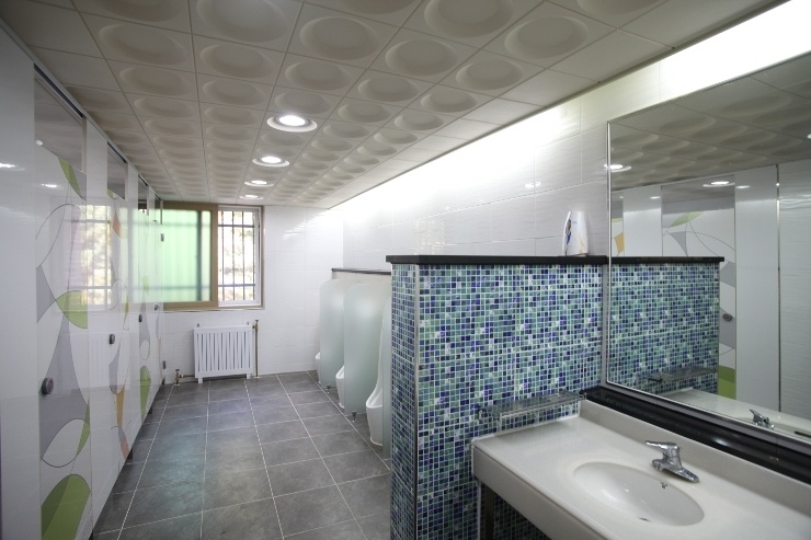Restroom Revolution: The restroom of university, It is wearing design.