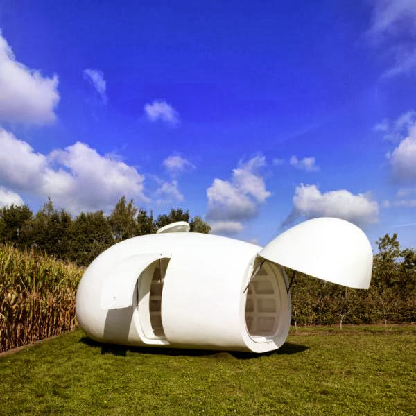 World Of Technology: A Stunning Space-Age Spherical Mobile Home (6 pics)