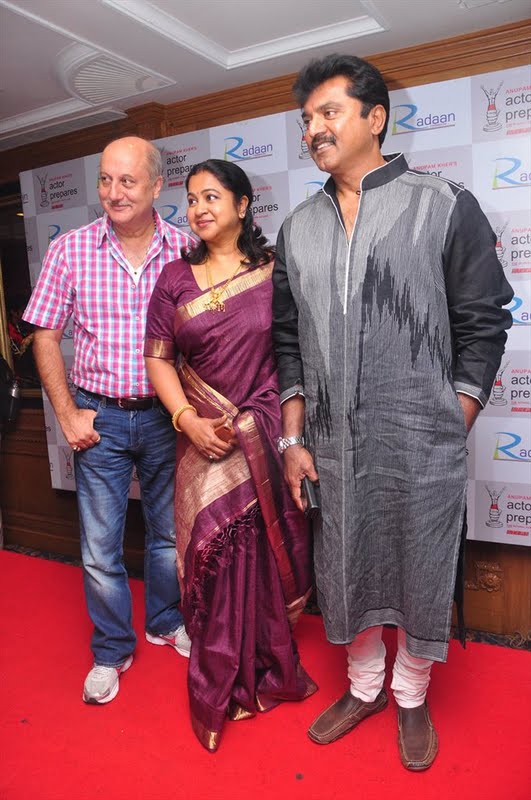 Entire Cinema Gallery - Movie Posters, Movie Gallery, Movie Stills ...