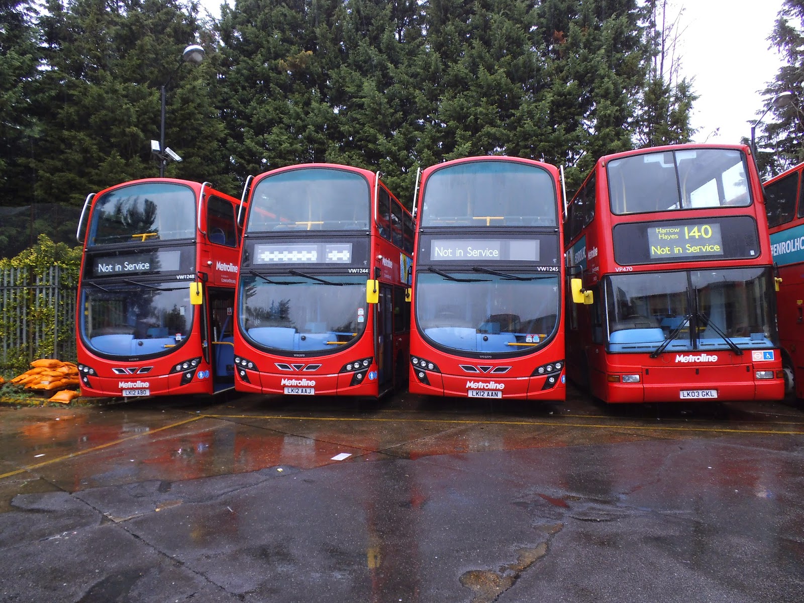 The Circle of London : Metroline Harrow Weald Garage [HD]...VWs for the ...