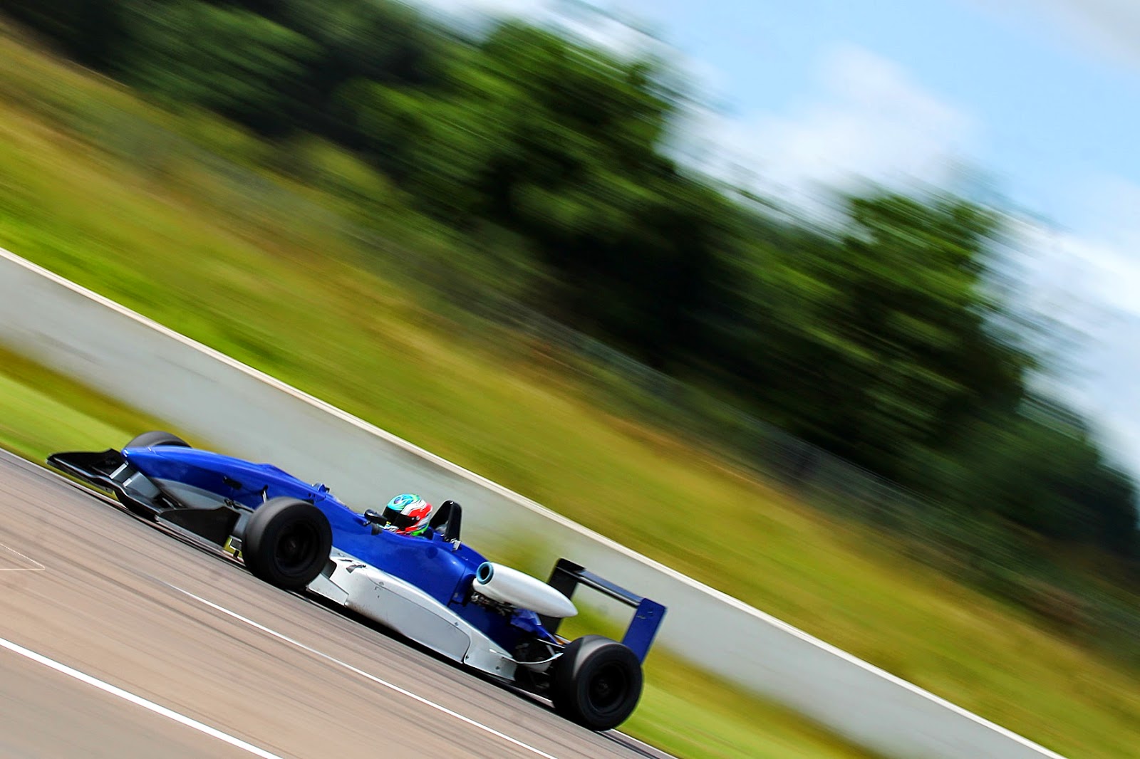 Rogério Lima 23 モータースポーツ: Hitech Racing abre temporada da nova F3 ...