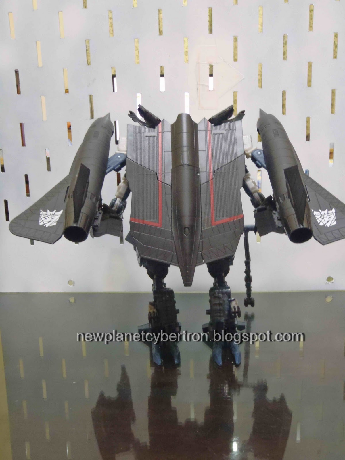 New Planet Cybertron: Transformers Review: Jetfire (ROTF Leader)