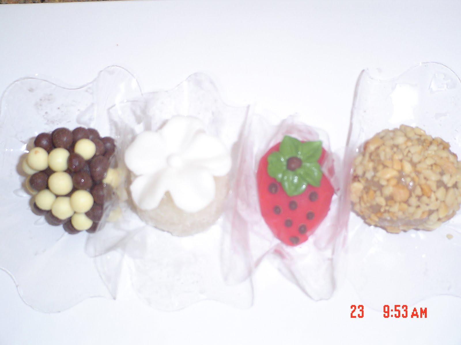 Santo Sabor: Chumbinho,Cocada de Sol,Moranguinho, Ouriço