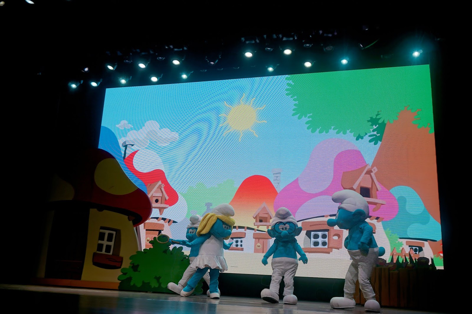 The Smurfs Live Performance at Resorts World Genting | Snowman · Sharing