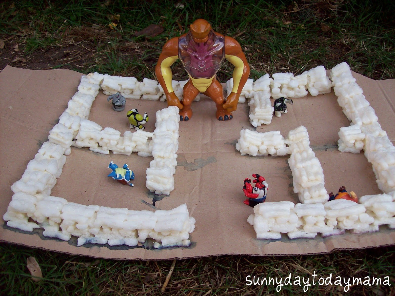 sunnydaytodaymama: Crafts with packing peanuts