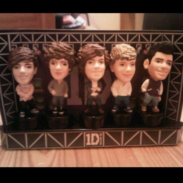 raaawwkk :3: one direction toys!