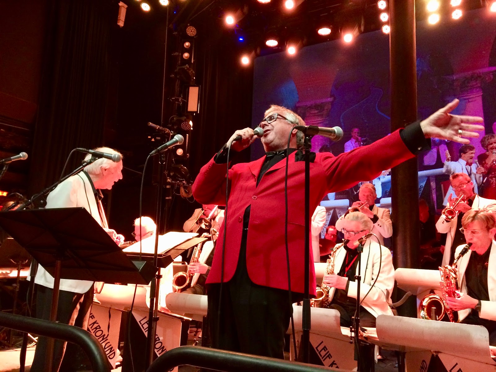 Maggis Värld: Bröllpsdag med Leif Kronlunds orkester, Mikael Samuelson ...