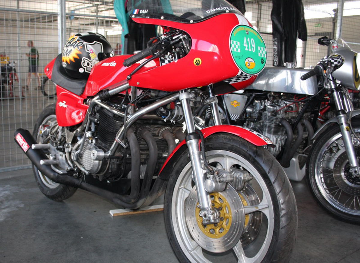 Cling on for dear life !!!: Moto Martin CB750 Race Bikes