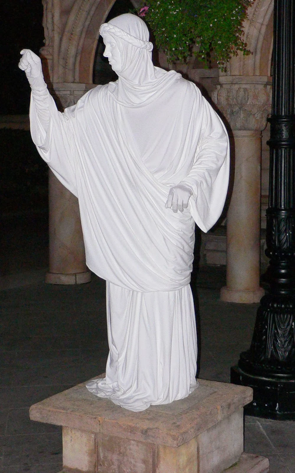 Amazing Living Statues Around The World | Most Unbelievable & Amazing ...