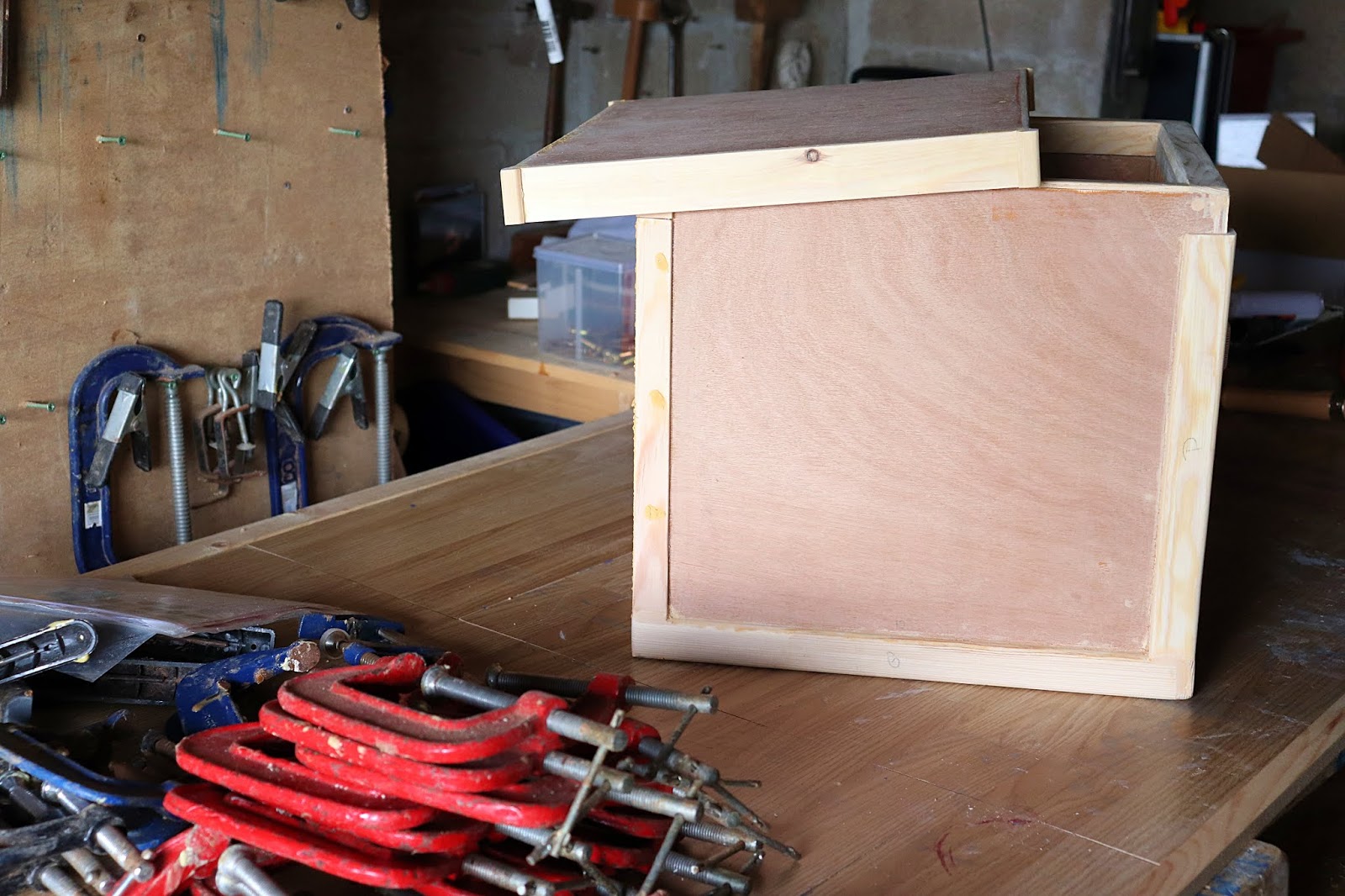 Arwen's meanderings: Dinghy cruising Food store galley box for dinghy ...