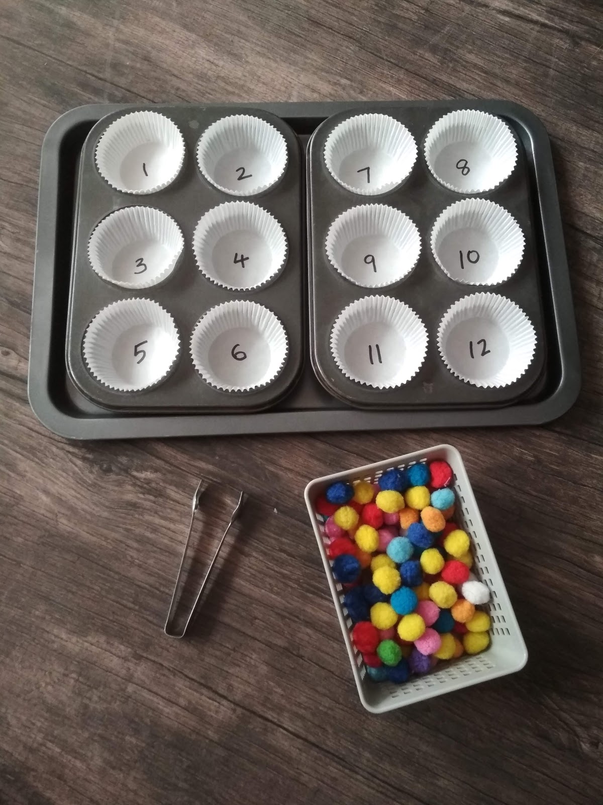 Sonshine Mumma: Pompom and Muffin Tray Counting Activity