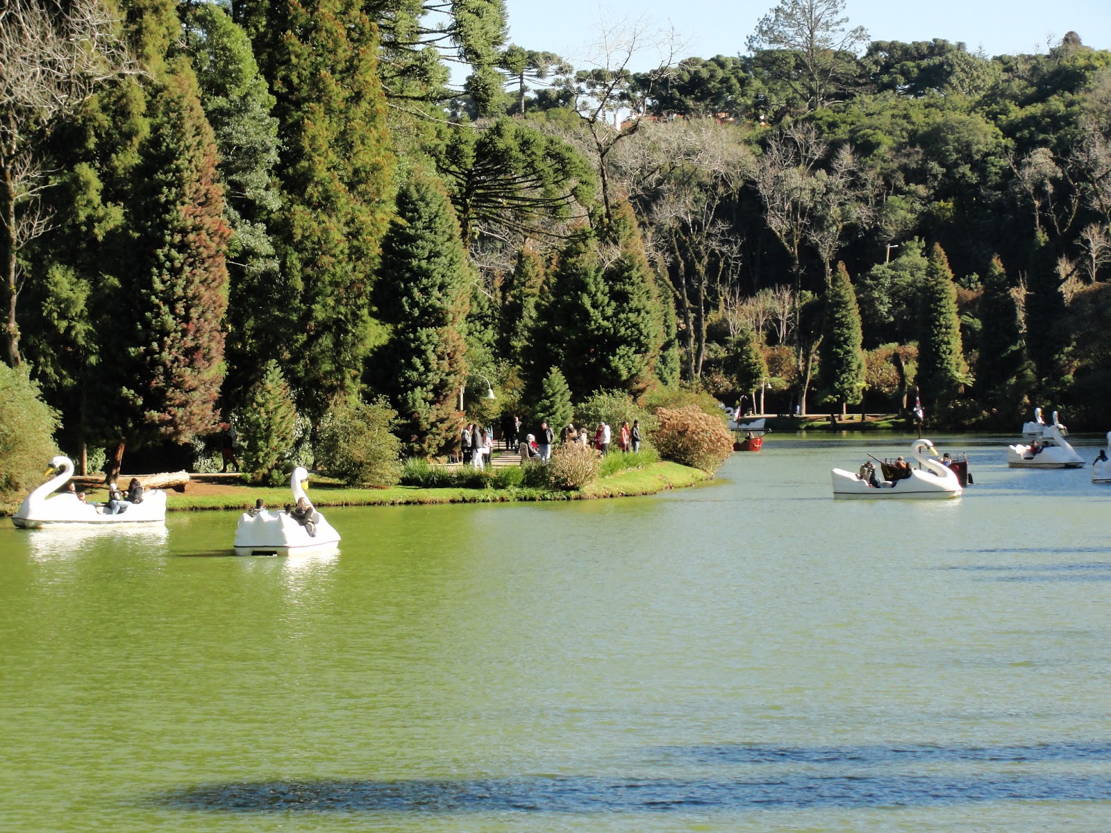 DESTINOS DO SUL: O tradicional Lago Negro de Gramado