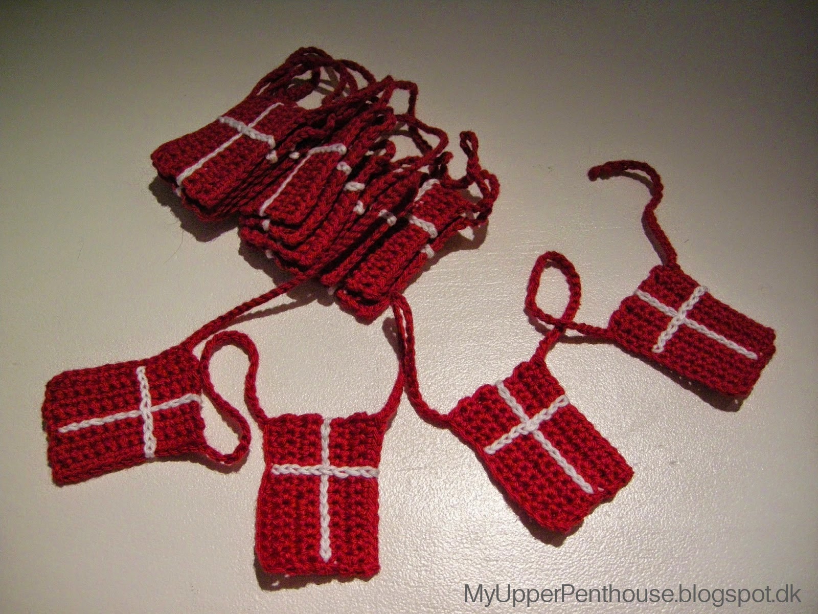 MyUpperPenthouse: DANNEBROG flagranke DIY