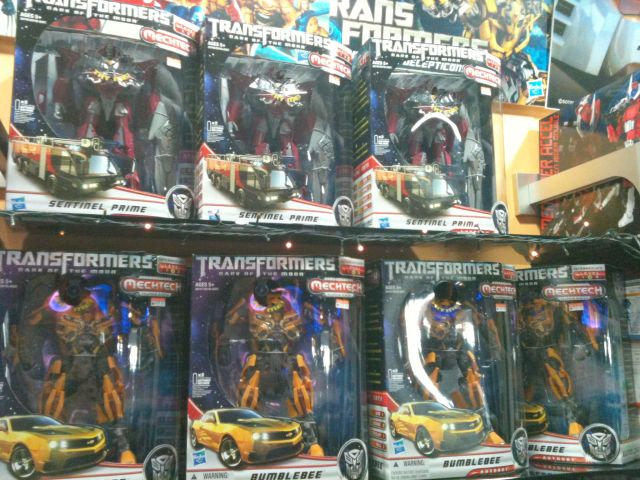 OUTPOST: Transformers Dark of the Moon toys have landed