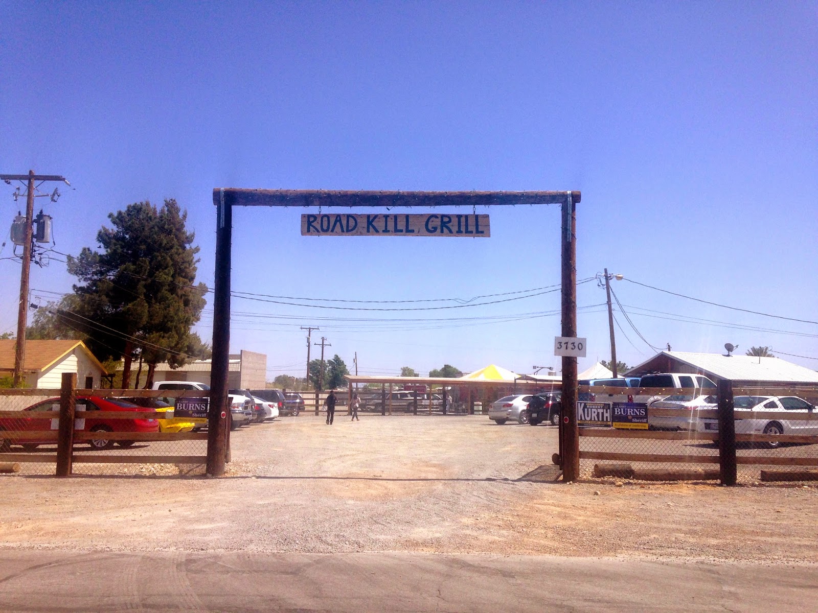 Live from Swaziland ... it's Saturday morning!: Eating at "Road Kill ...