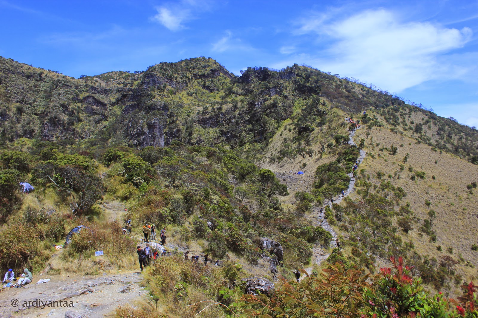 Pemandangan Gunung Lawu Tadi Sore - Nano Gambar