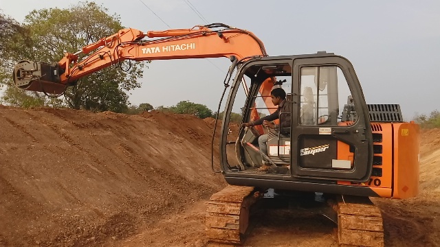 Slope Vibratory Compactor Attached With Excavator : March 2016