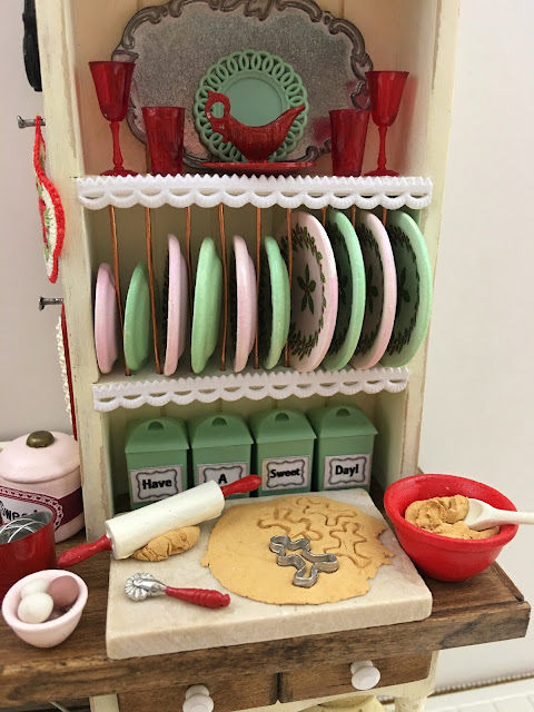 My Miniature Madness: Sweet Christmas Cottage - The Kitchen