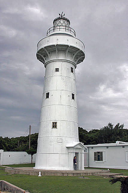 Taipei Air Station: Return to Taiwan Tour - On the Bus - Day 5