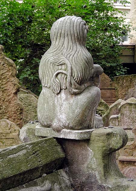 TYWKIWDBI ("Tai-Wiki-Widbee"): The two-tailed lions of Bohemia