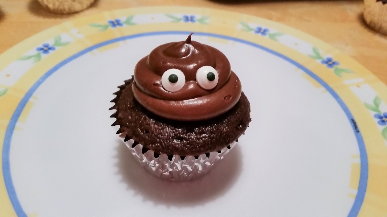 Clever, Crafty, Cookin' Mama: Poo Emoji Cupcakes