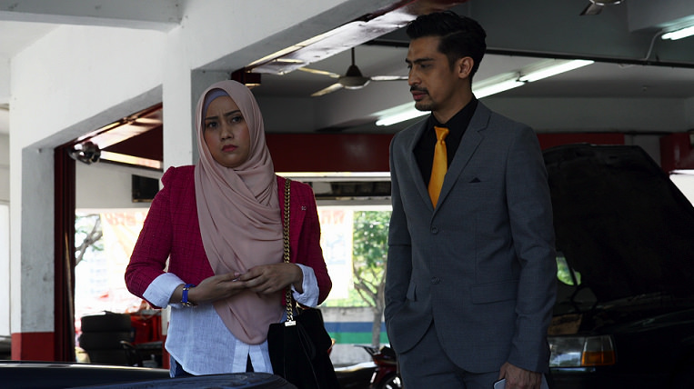 Miss Kidal: MR BOSS MISS STALKER