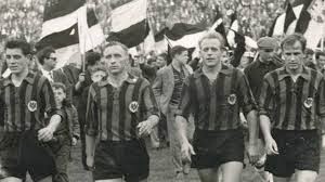 ANOTANDO FÚTBOL *: EINTRACHT FRANKFURT * PARTE 1