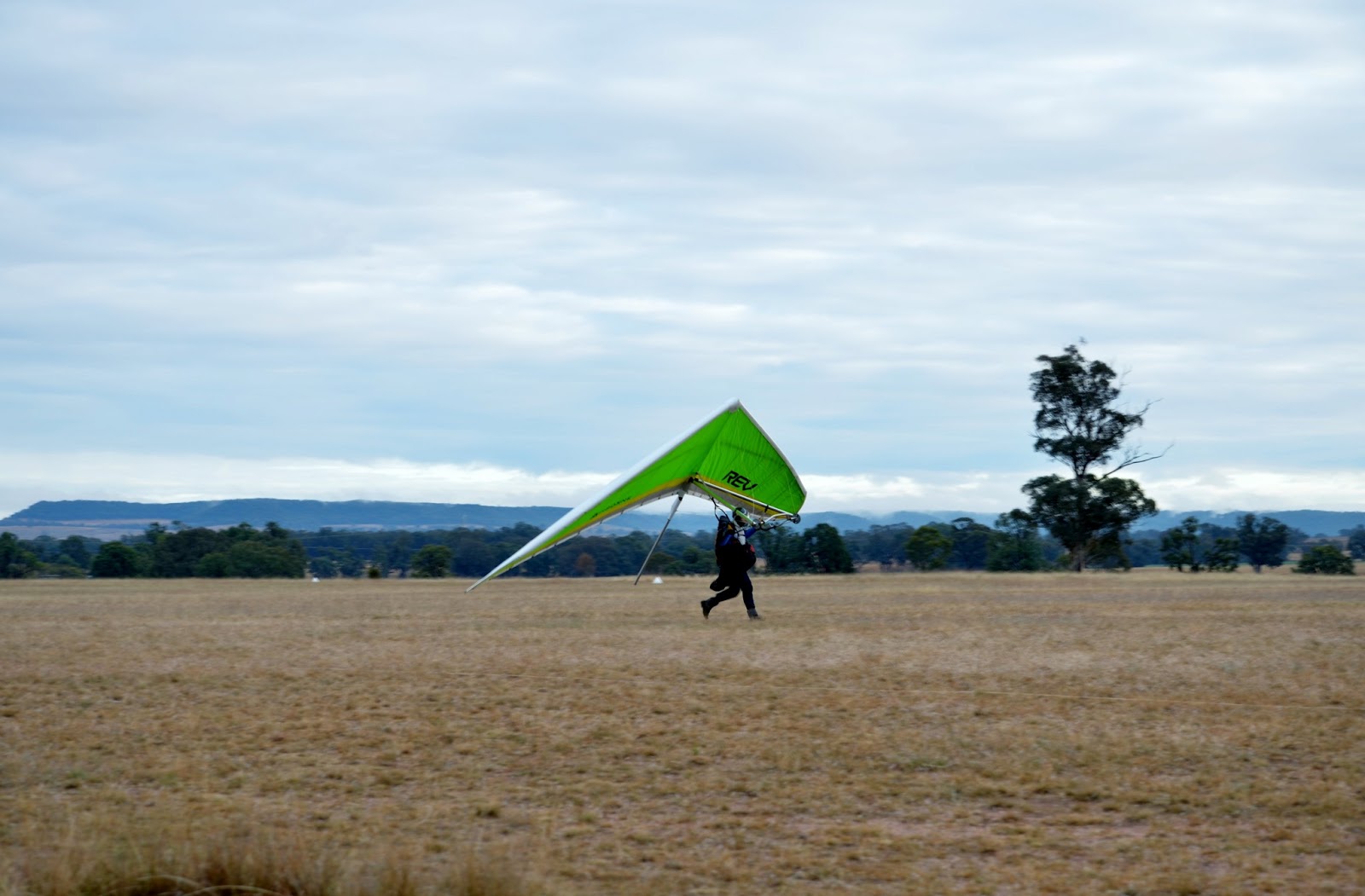 Supine hang gliding: Advantages and disadvantages of supine flying.