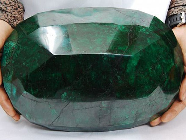 BetaniaCaneca.: MAIOR ESMERALDA DO MUNDO É BRASILEIRA E FOI LEILOADA EM ...