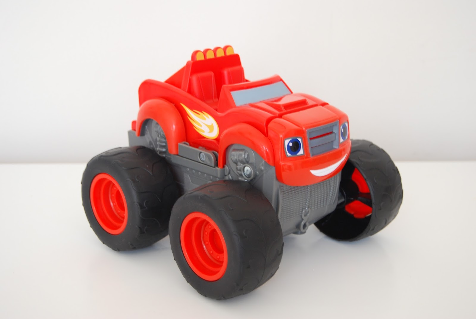 Chic Geek Diary: Blaze and the Monster Machines Transforming Fire Truck ...
