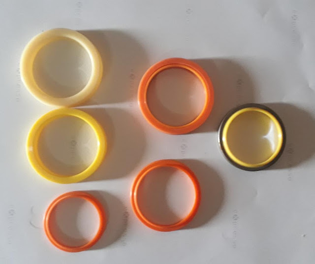 GAYATHREE HYDRAULICS: JCB 3DX BACKHOE CYLINDER SEAL KITS