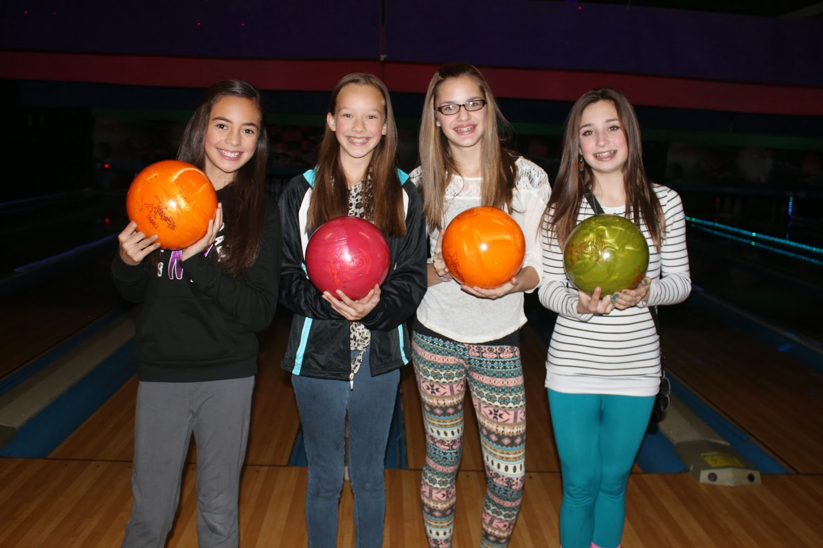 The Manwarings: Bowling Beauties...