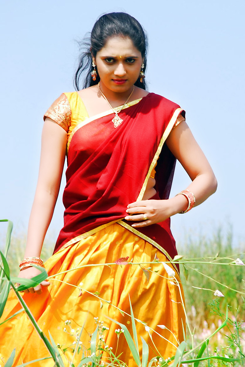 ACTRESS GEETHA PALLAVI CUTE IN YELLOW AND RED HALF SAREE NEW HOT ...