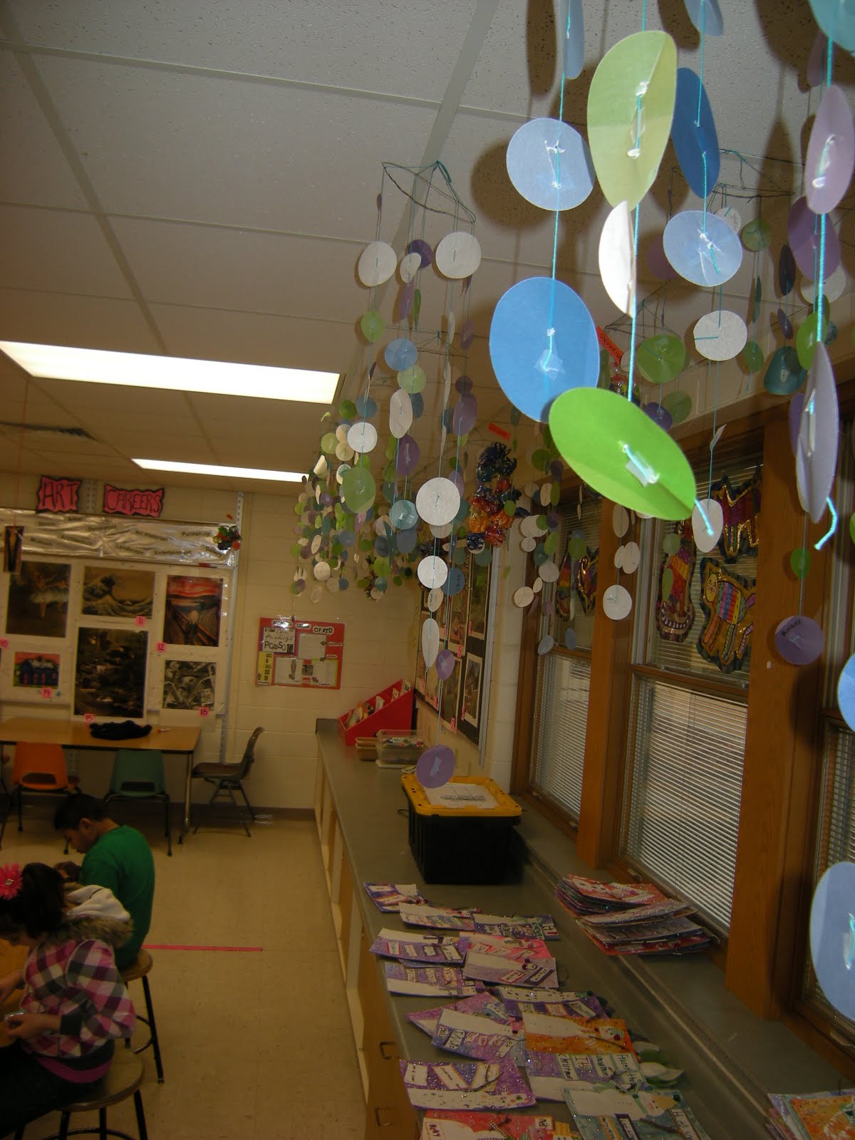 WHAT'S HAPPENING IN THE ART ROOM??: 2nd Grade Mobiles