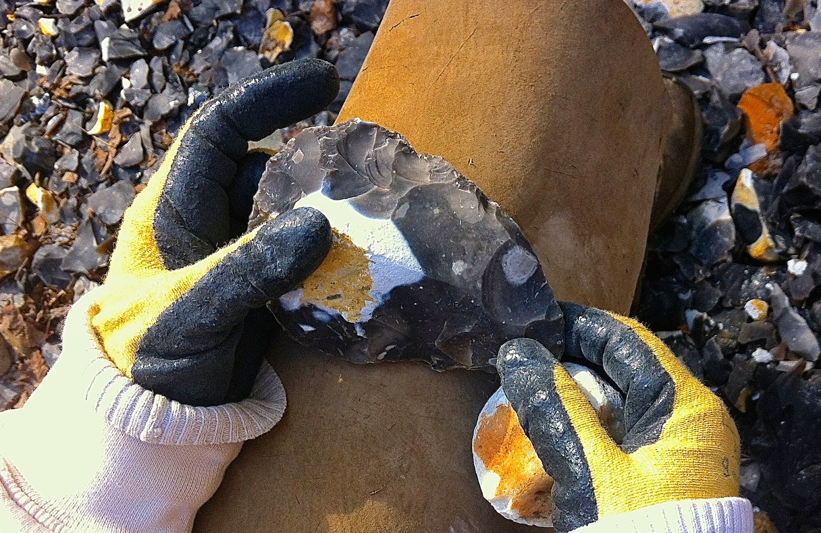eScienceCommons: Complex cognition shaped the Stone Age hand axe, study ...