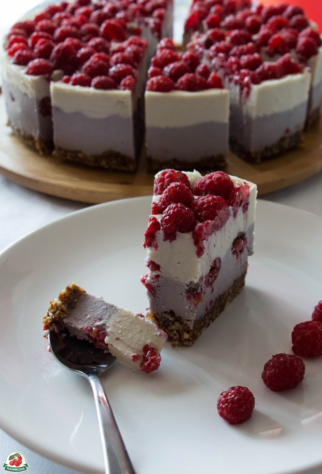 Rawmona: Tort fin cu zmeură