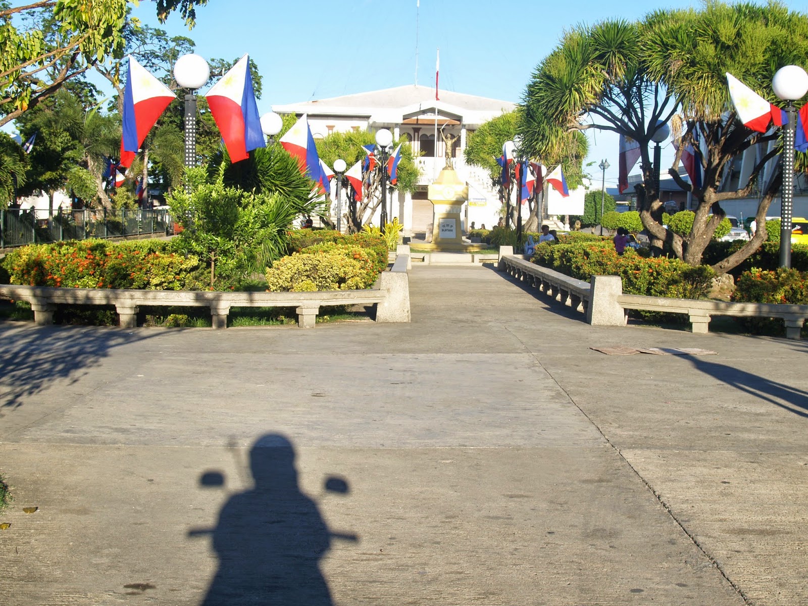 renzbu: Cool fishing spot in Naga Baywalk