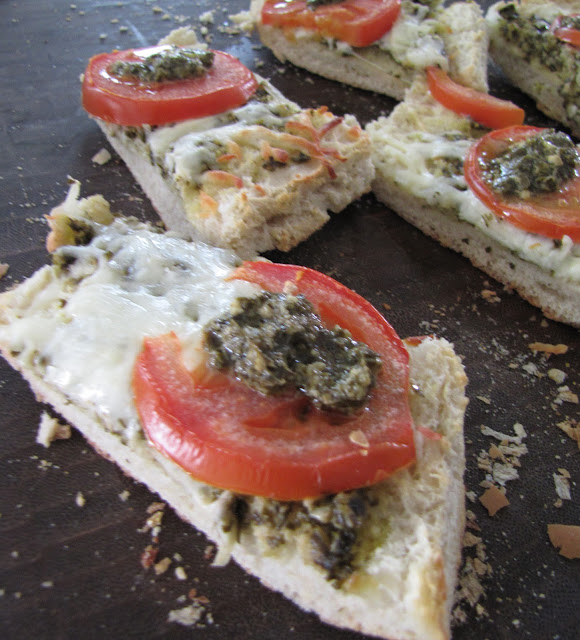 events uncorked: Indulge In {Baked Caprese Bread}