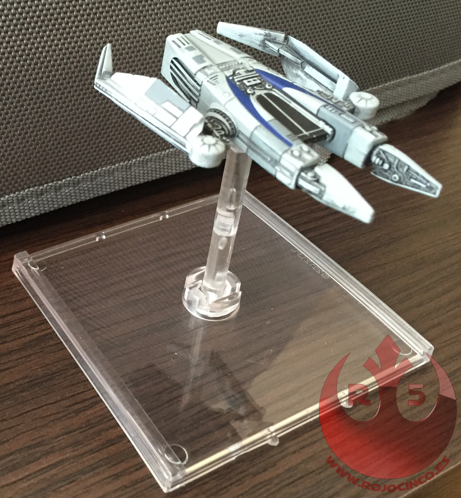RojoCinco: X-Wing: Unboxing IG-2000